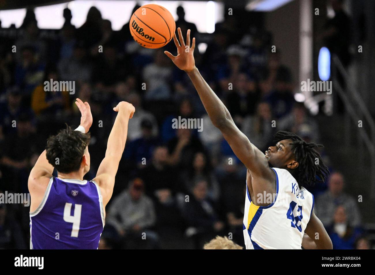 South Dakota State Jackrabbits forward William Kyle III (42) attempts ...