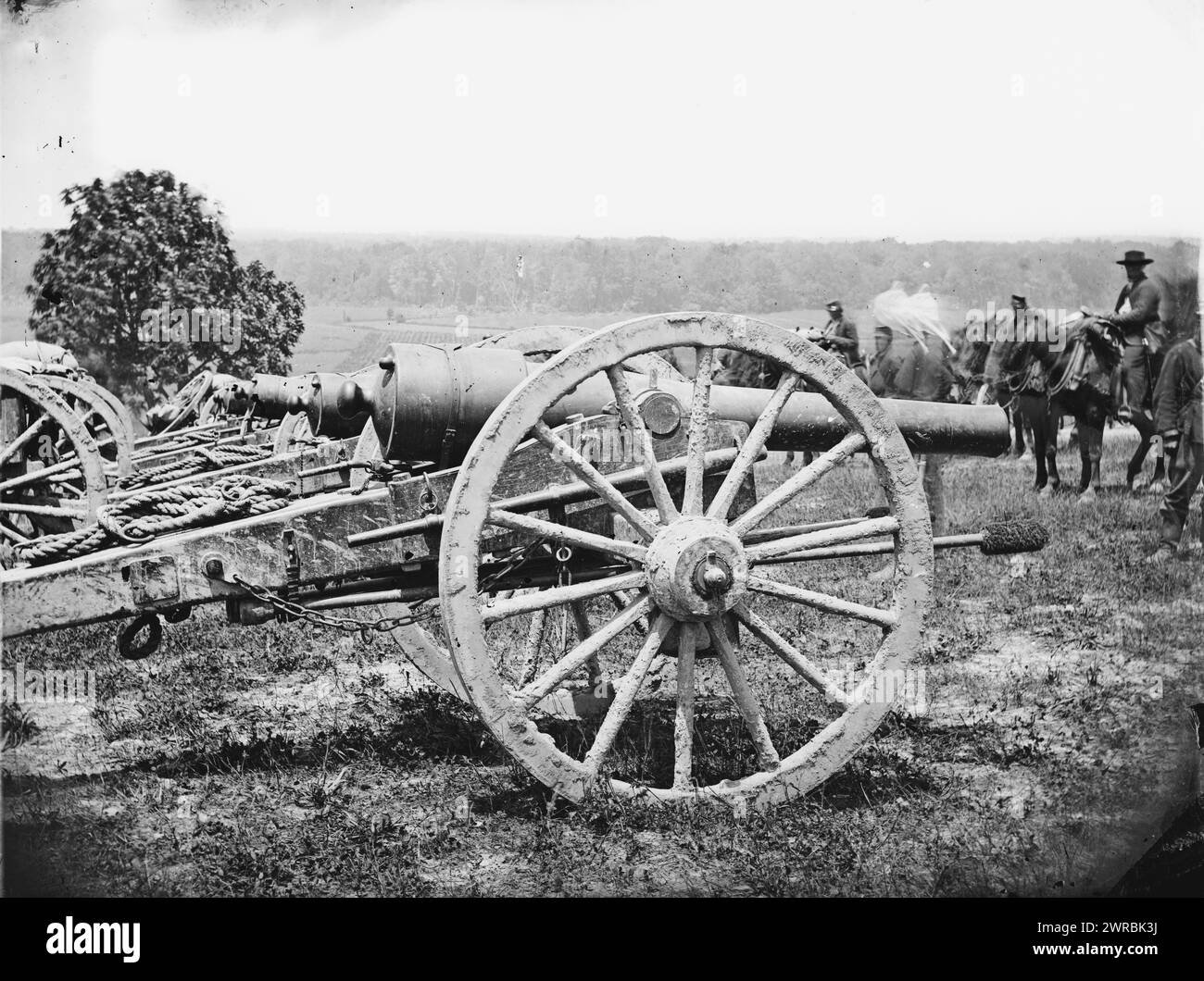 Artillery independent hi-res stock photography and images - Alamy