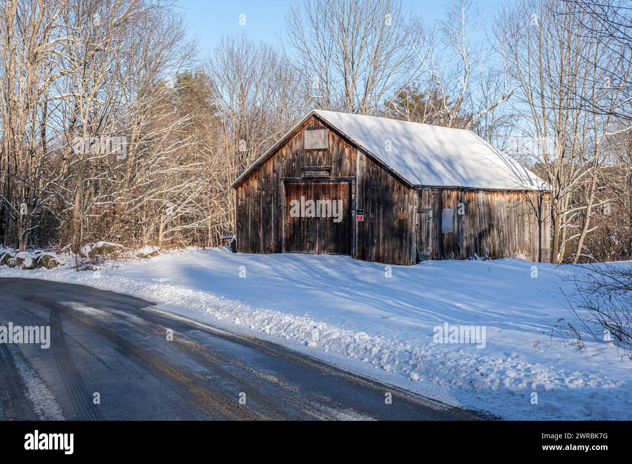 Cape cod style house hi-res stock photography and images - Alamy