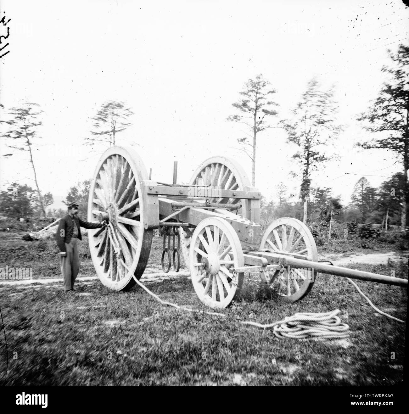 Transporting big guns hi-res stock photography and images - Alamy