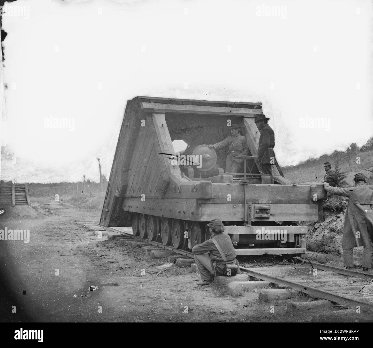 Petersburg, Va. Railroad gun and crew, Photo shows Robert E. Lee's ...