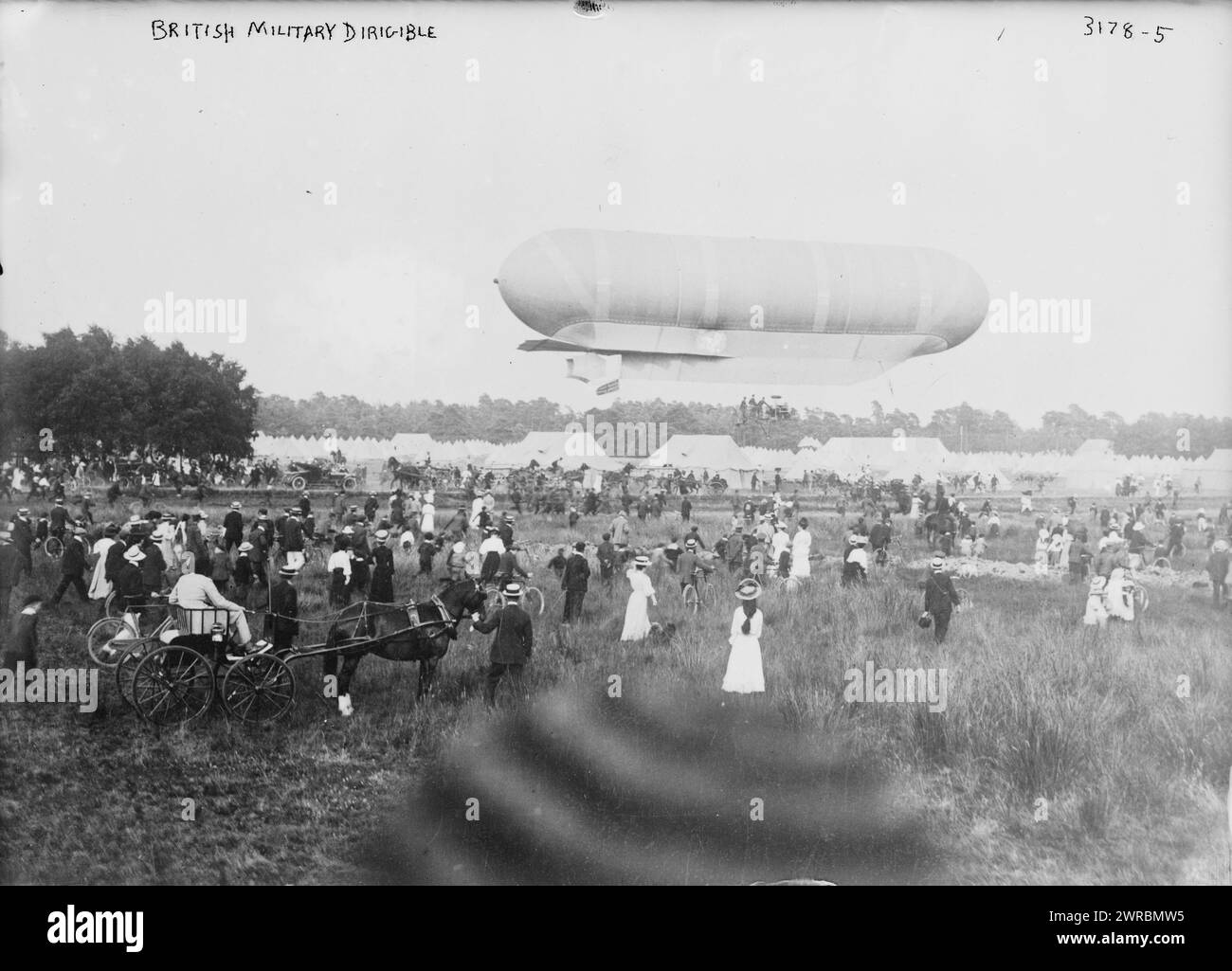 British Military Dirigible, Photograph shows British Army Dirigible No ...