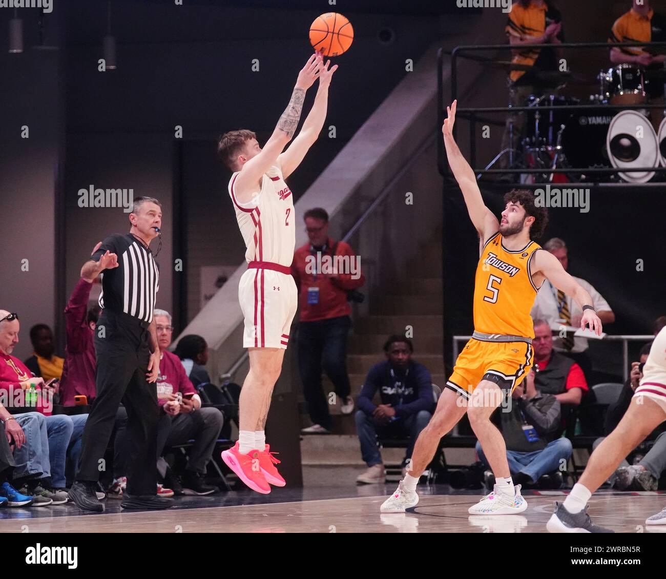 WASHINGTON, DC - MARCH 11: Charleston Cougars Guard Reyne Smith (2 ...
