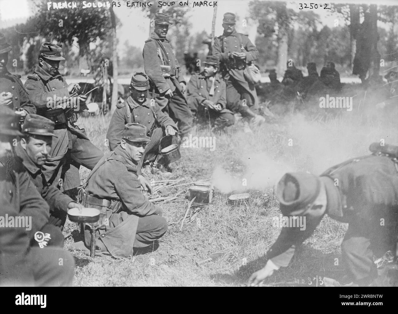 French soldiers eating soup on march, Photograph shows French soldiers ...