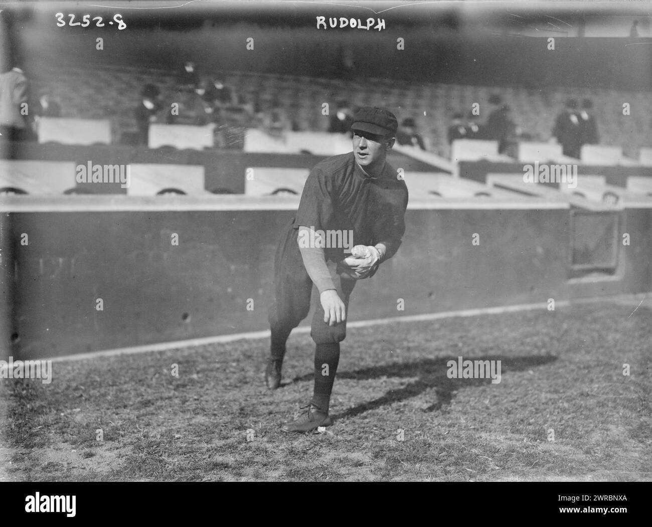 Dick Rudolph throwing ball, Boston NL (baseball), 1914, Glass negatives ...