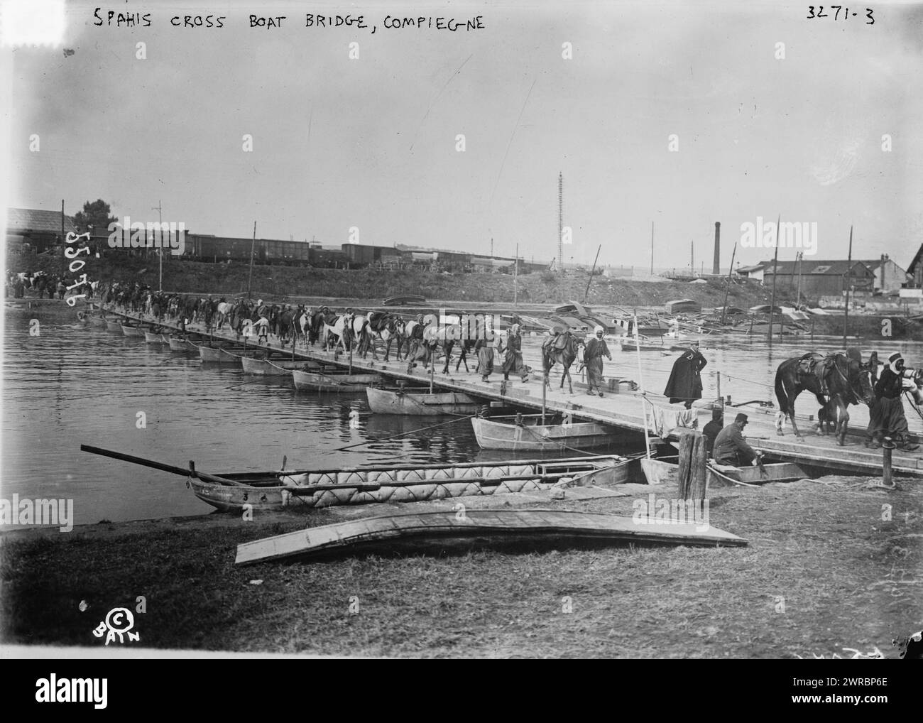 Spahi soldiers crossing hi-res stock photography and images - Alamy