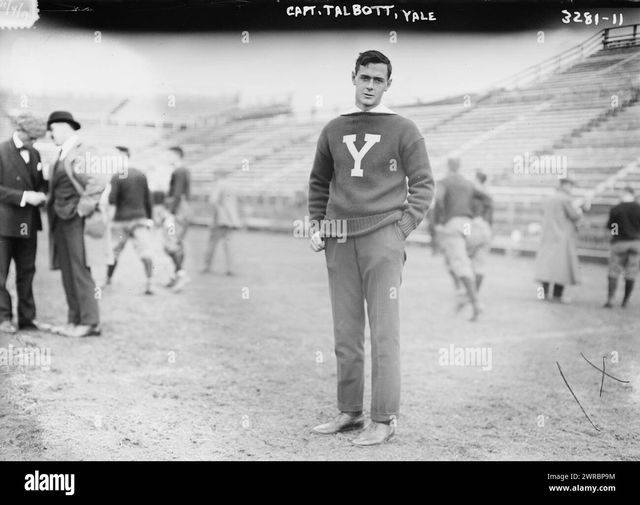 Football team s hi-res stock photography and images - Alamy