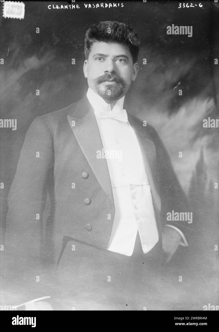 1915 april 1 Black and White Stock Photos & Images - Alamy