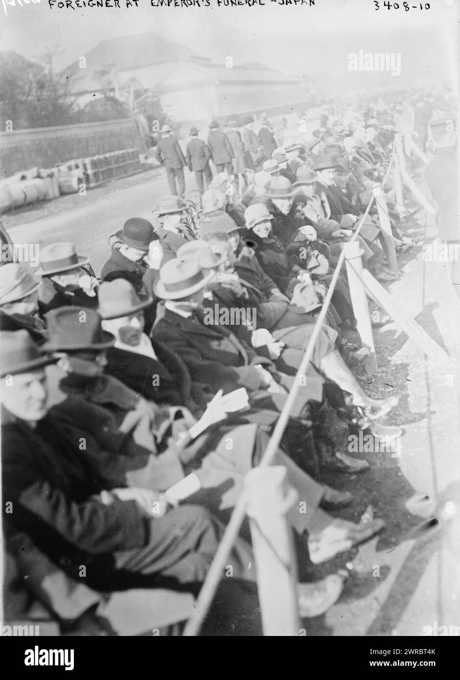 Foreigners at Emperor's funeral, Japan, Photo shows men and women in ...