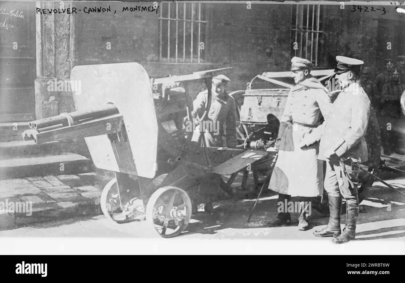 Revolver - Cannon, Montmedy, Photograph shows soldiers with a mobile ...