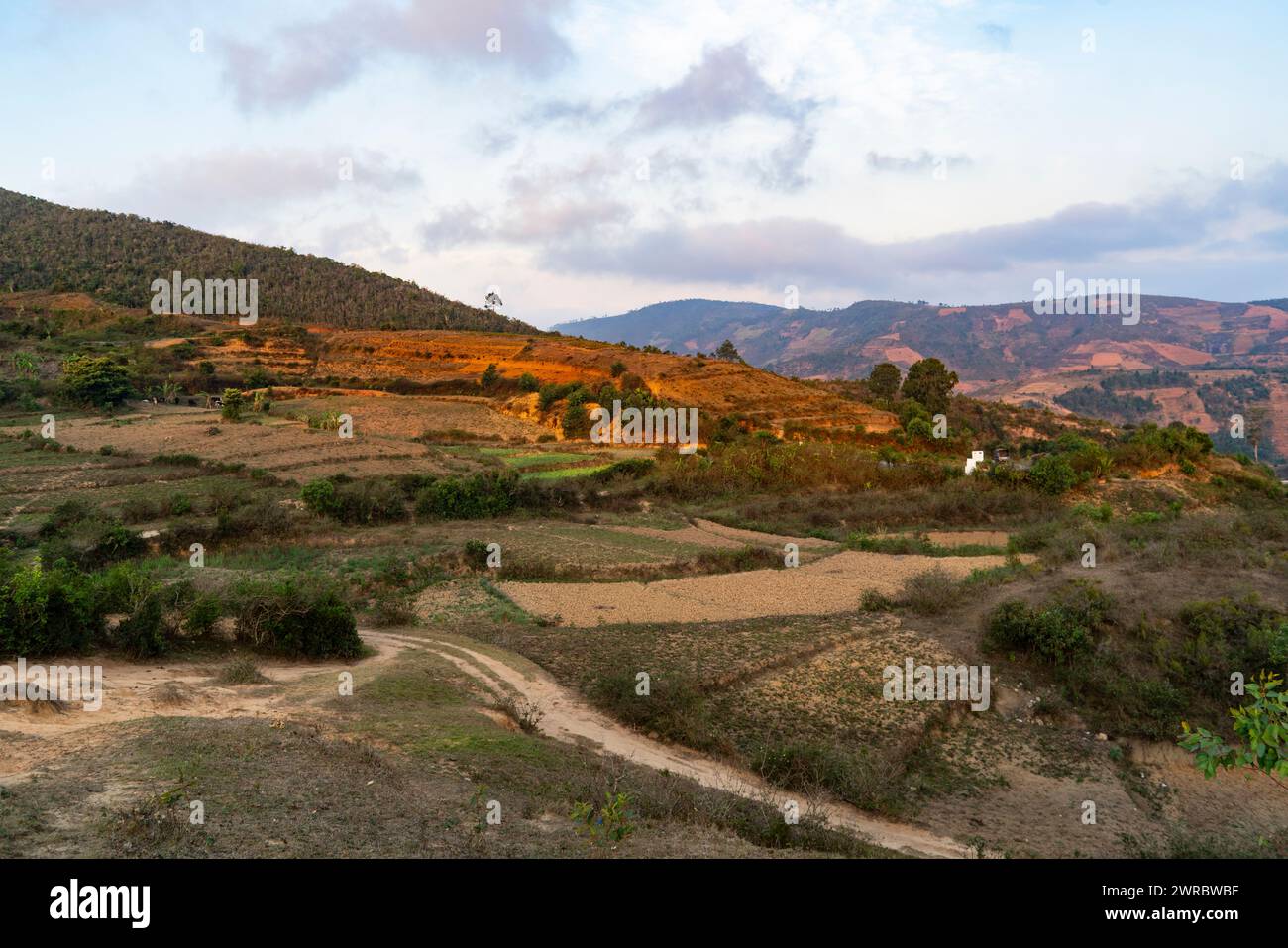 Landscape from viewpoint, Alakamisy Ambohimaha, Lalangina, Haute ...