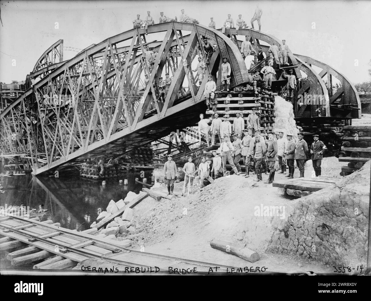 Germans rebuild bridge at Lemberg, Photograph shows German soldiers on ...