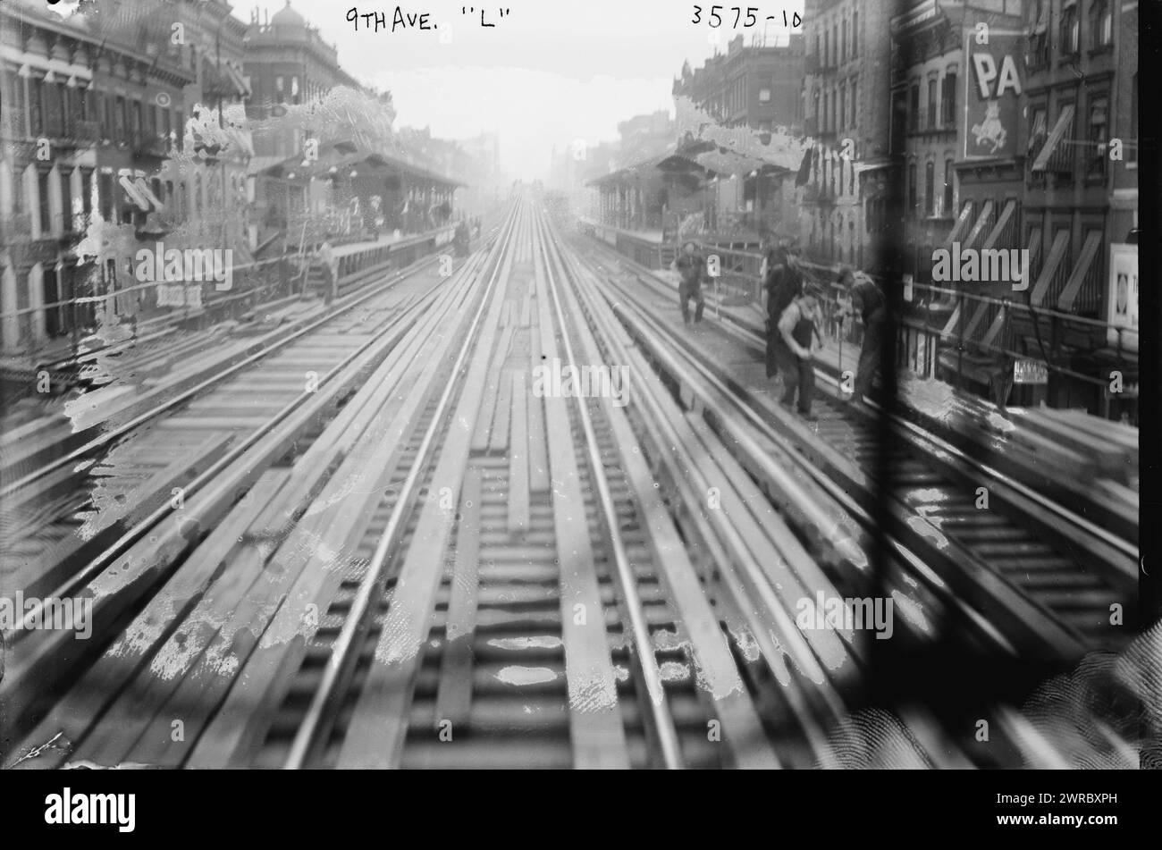 9th Ave. 'L', Photograph shows the express tracks of the Ninth Avenue ...