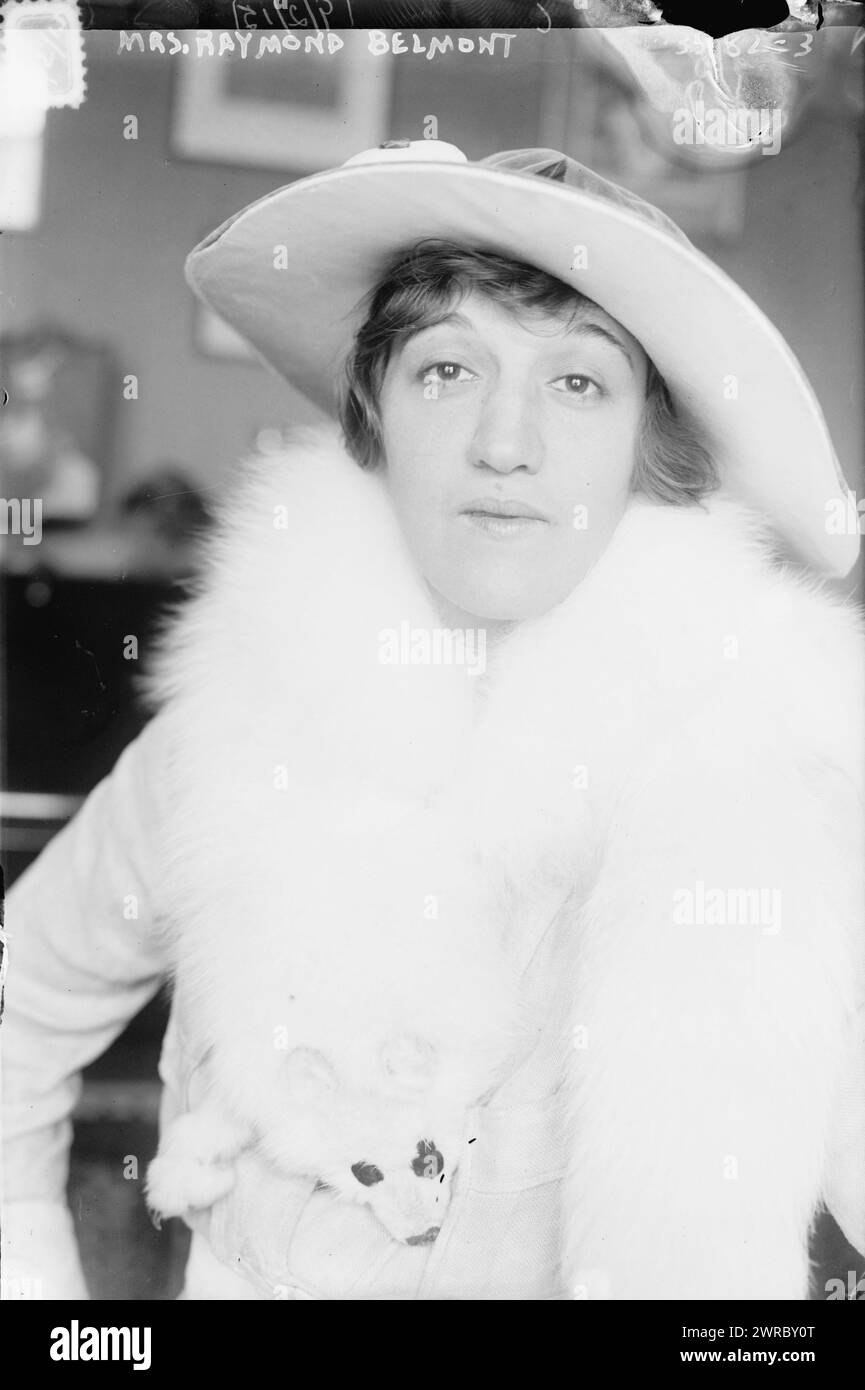 Mrs raymond hi-res stock photography and images - Alamy