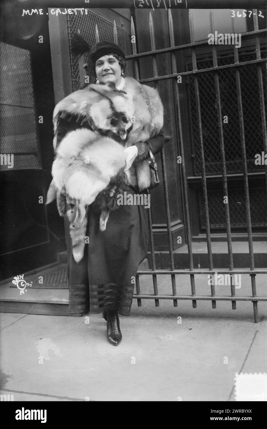 Opera singer ida cajetti hi-res stock photography and images - Alamy