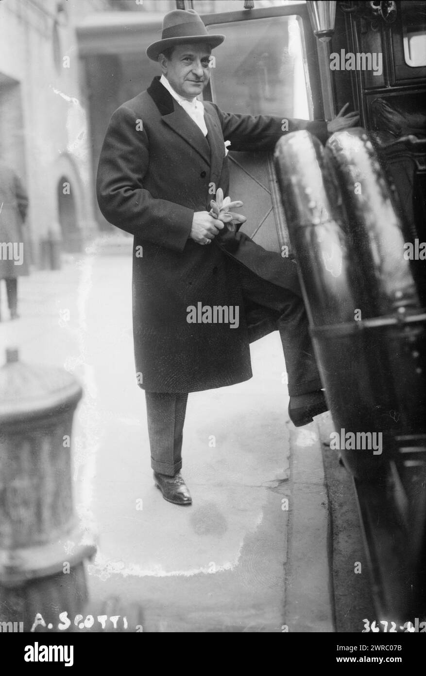 Thirty three seasons hi-res stock photography and images - Alamy