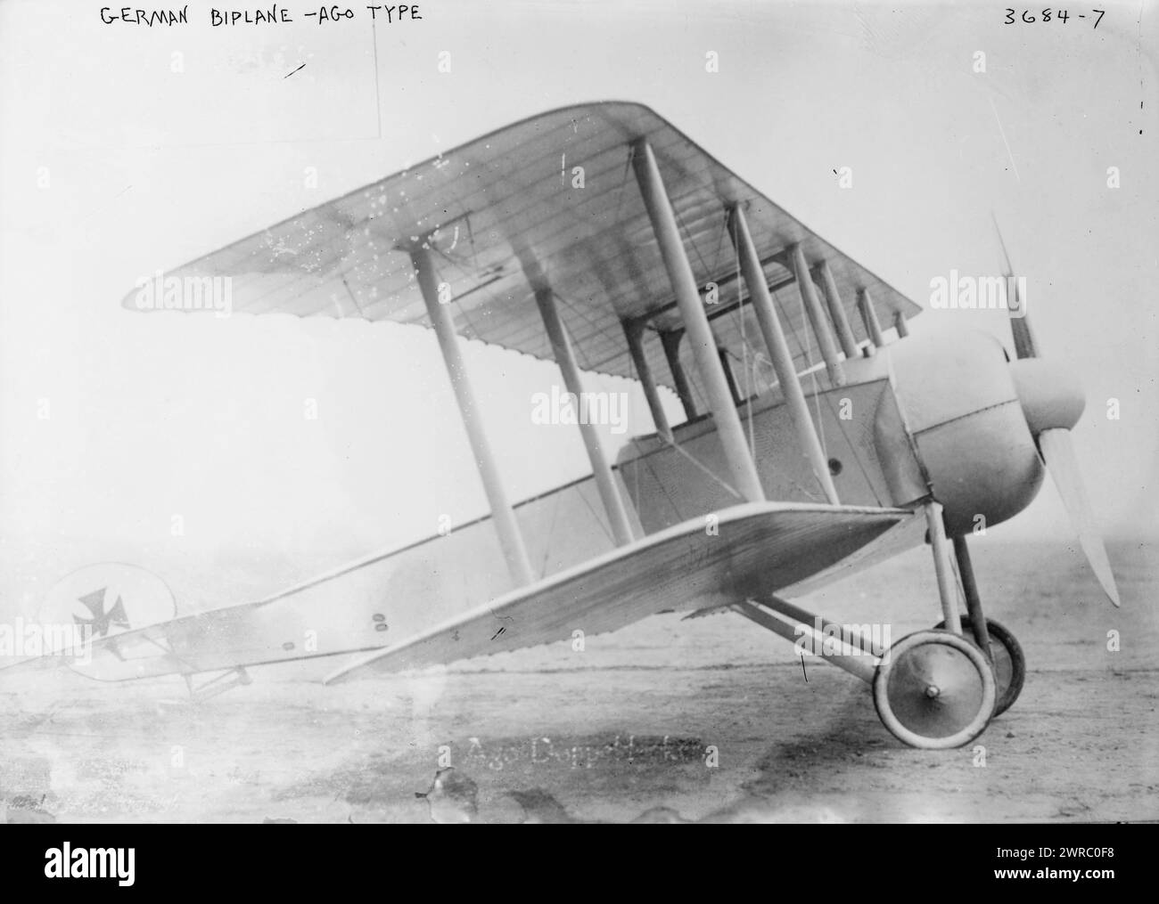 Biplane 1915 hi-res stock photography and images - Alamy