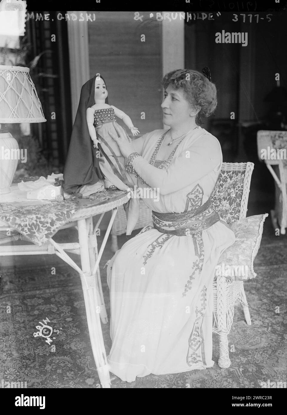 Mme. Gadski & 'Brunhilde', Photograph shows German opera singer Johanna ...