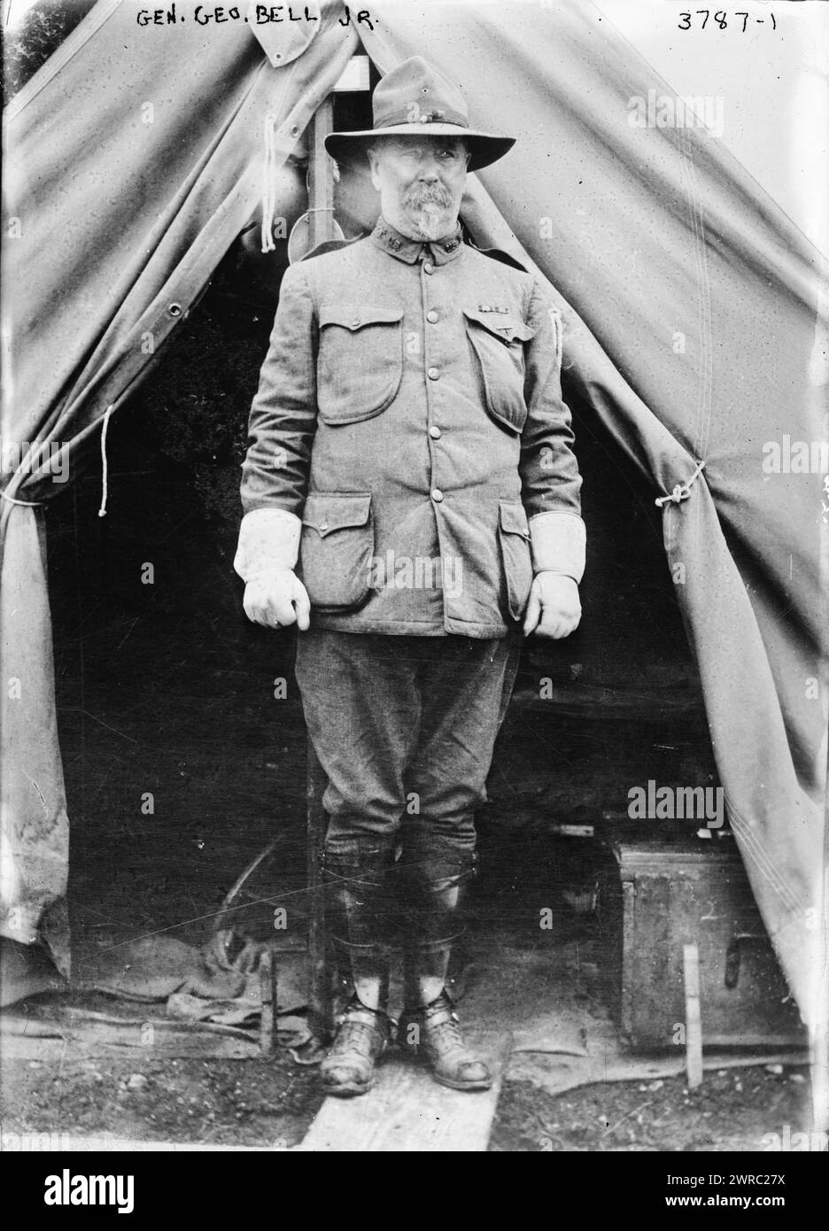 Us army inspector generals office hi-res stock photography and images ...