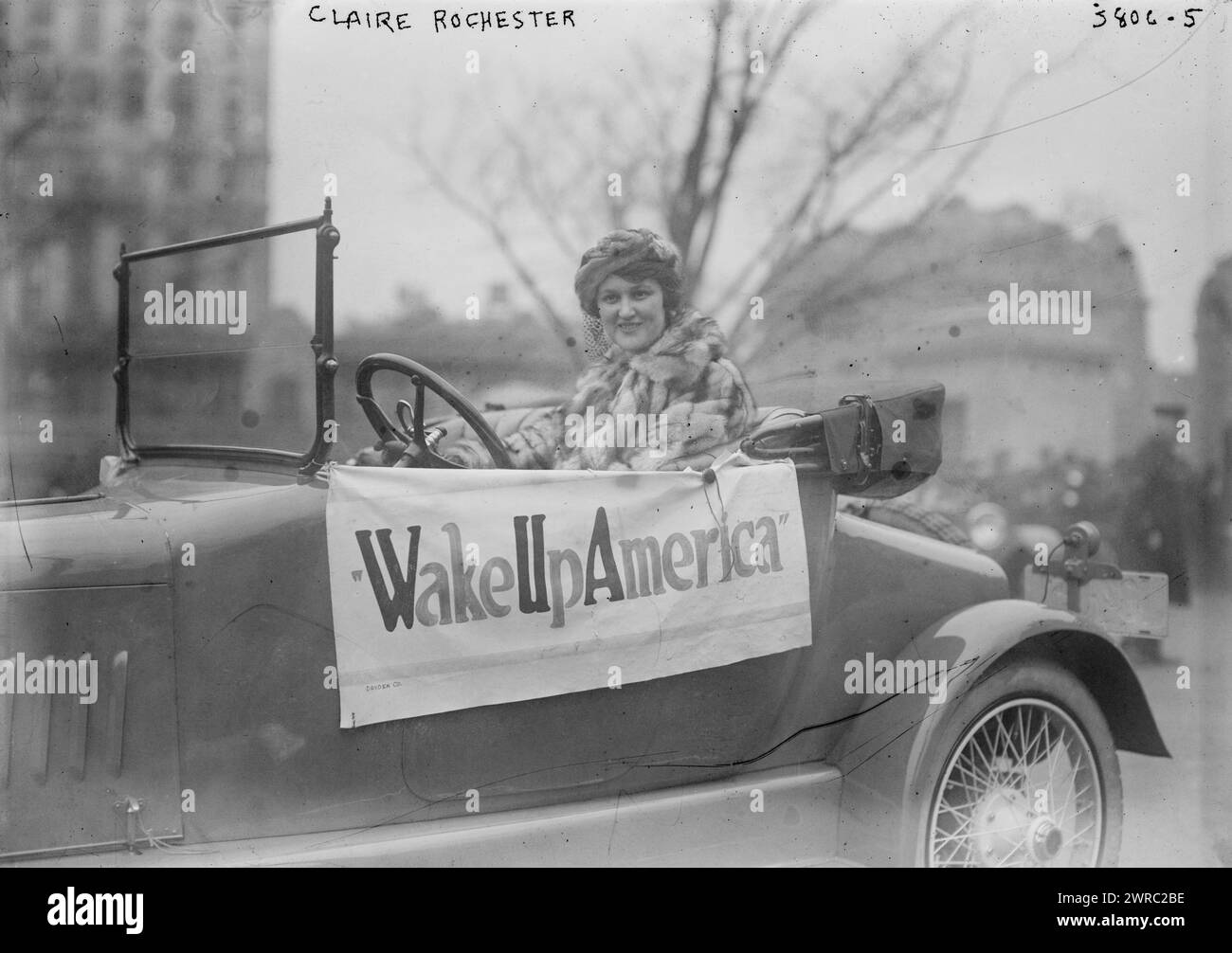 Actress claire rochester driving hi-res stock photography and images ...