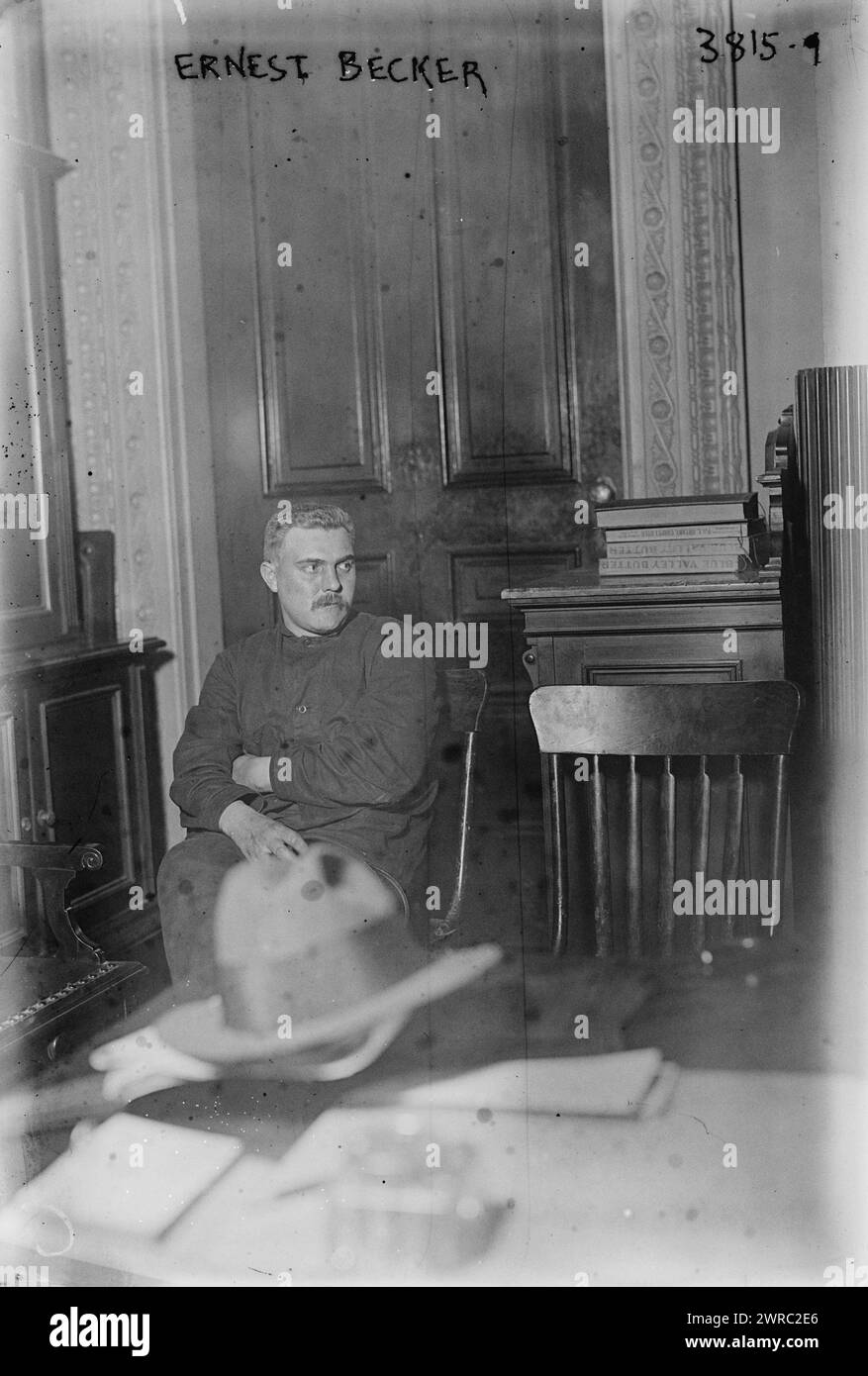 Ships supplying Black and White Stock Photos & Images - Alamy