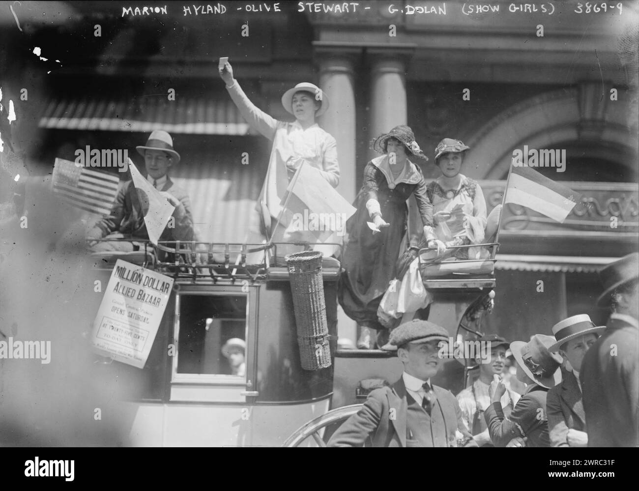 Show broadway Black and White Stock Photos & Images - Alamy