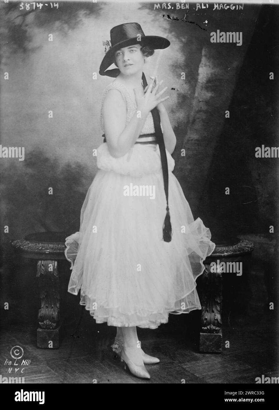 Actress helen roche hi-res stock photography and images - Alamy