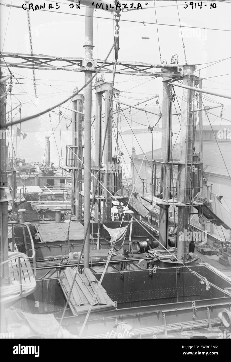 Cranes on MILAZZA i.e. MILAZZO, Photo shows the SS Milazzo, an Italian ...