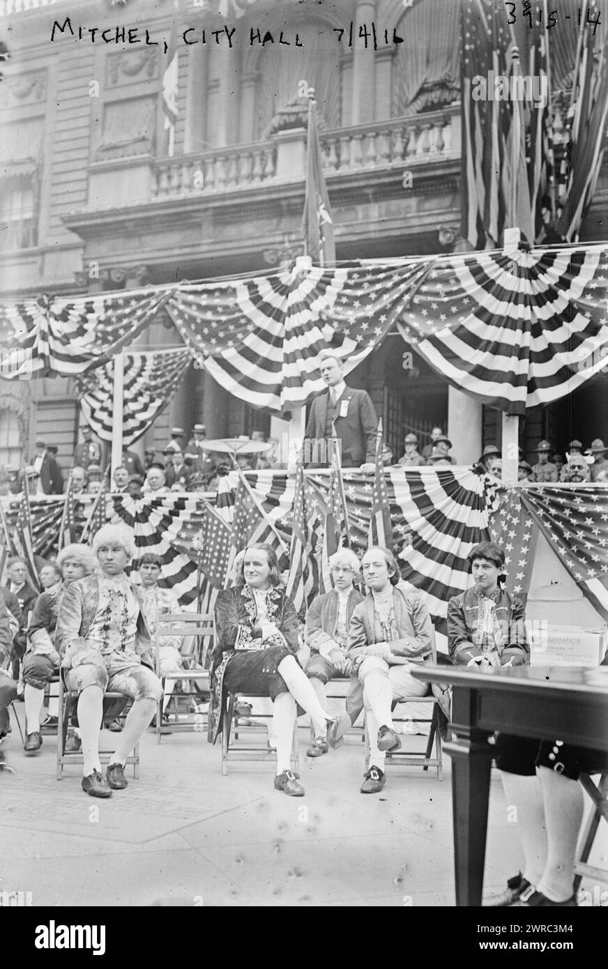 Students hall meeting Black and White Stock Photos & Images - Alamy