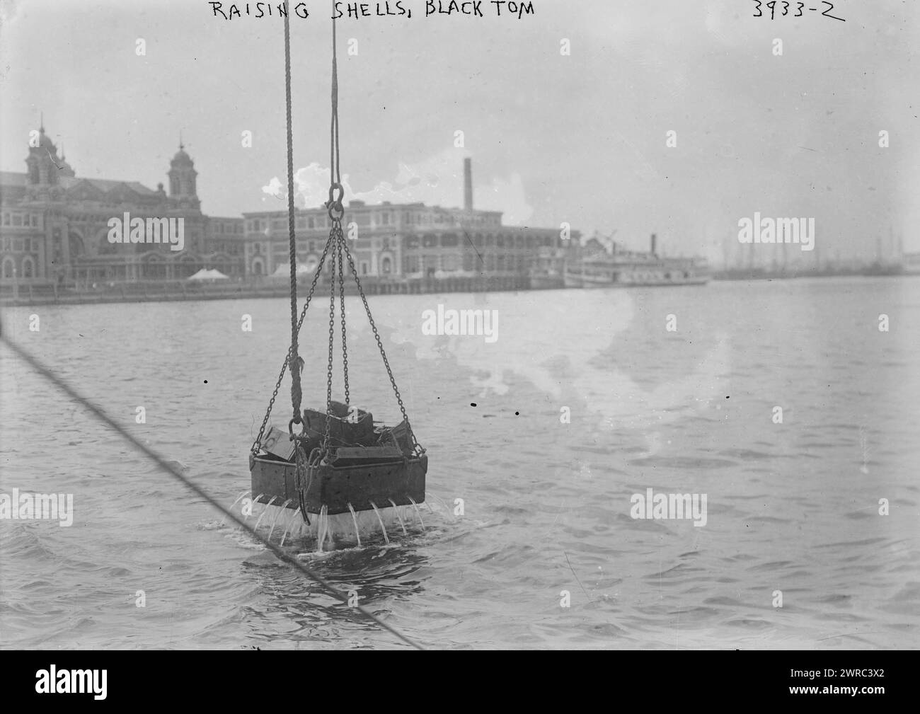 Raising shells Black and White Stock Photos & Images - Alamy