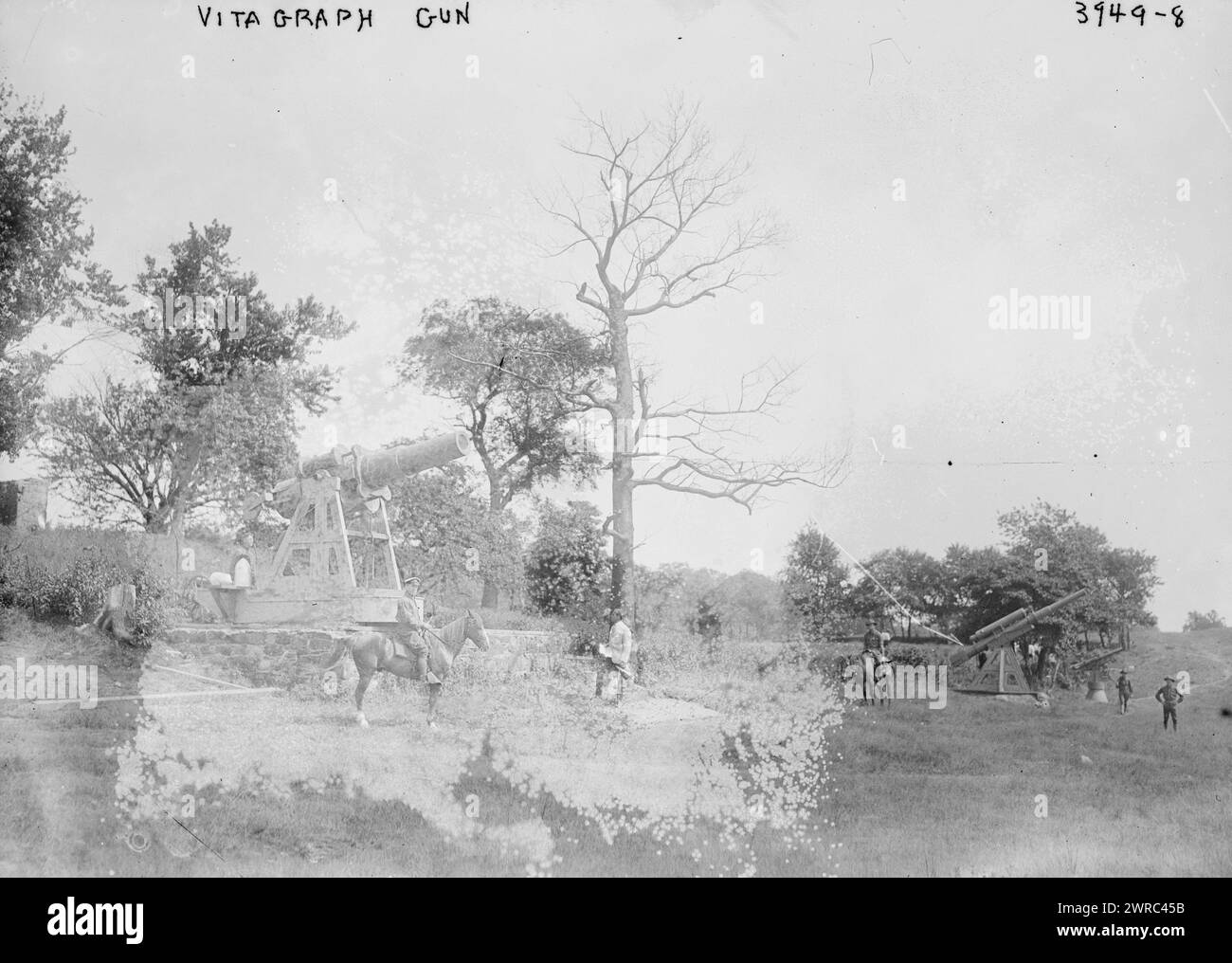 Vitagraph gun hi-res stock photography and images - Alamy