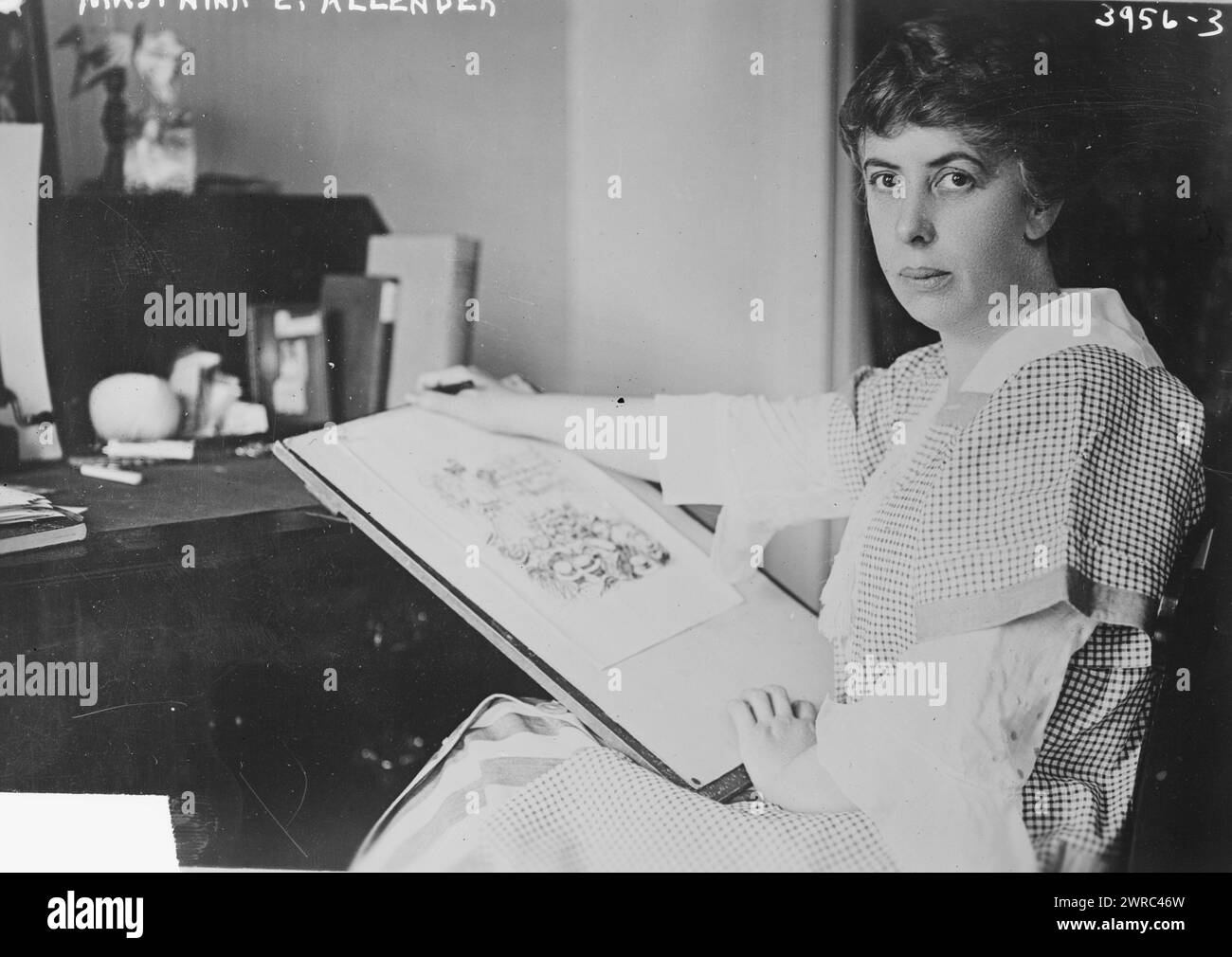 Nina e Black and White Stock Photos & Images - Alamy