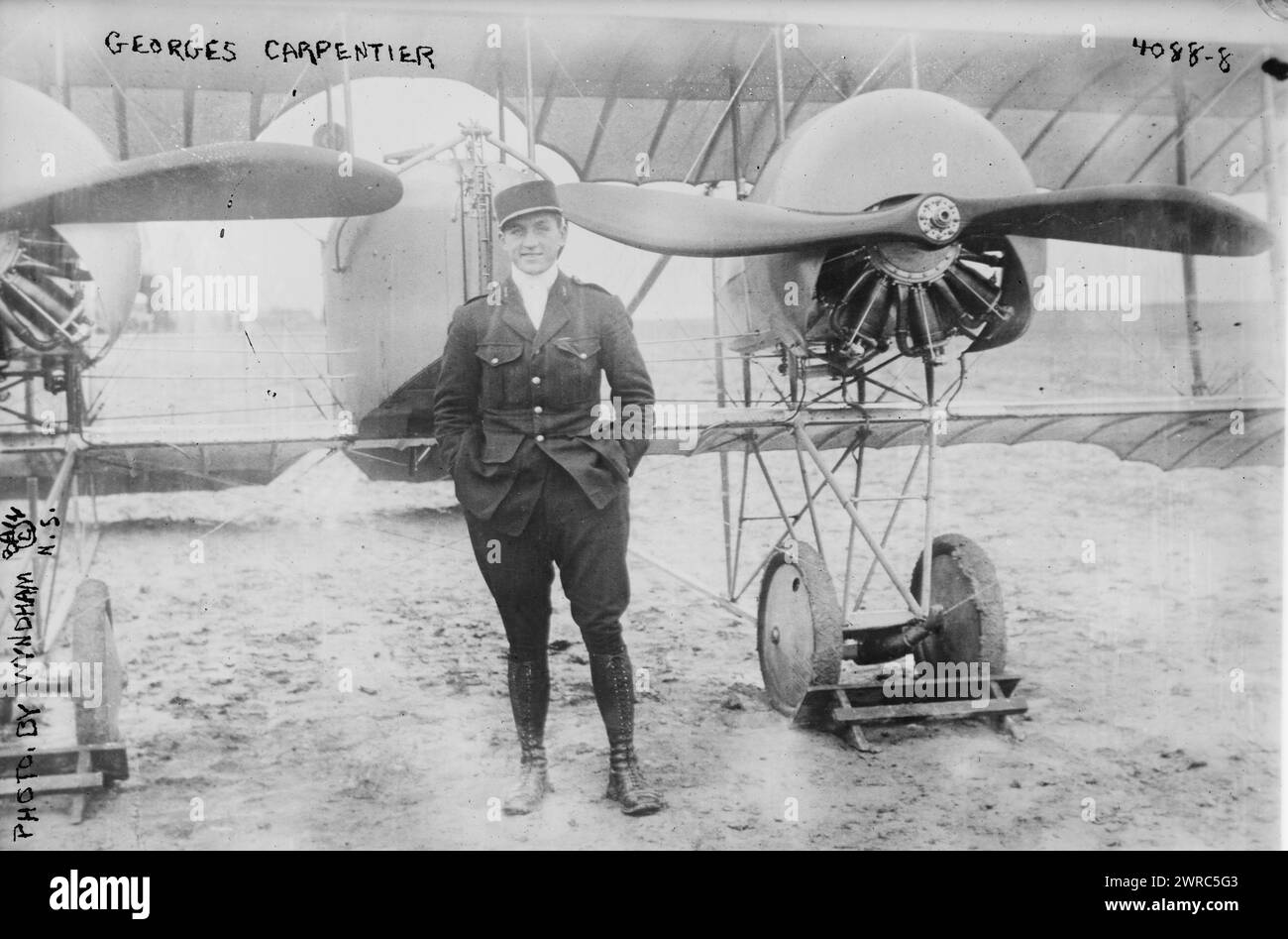 Boxer georges carpentier Black and White Stock Photos & Images - Alamy