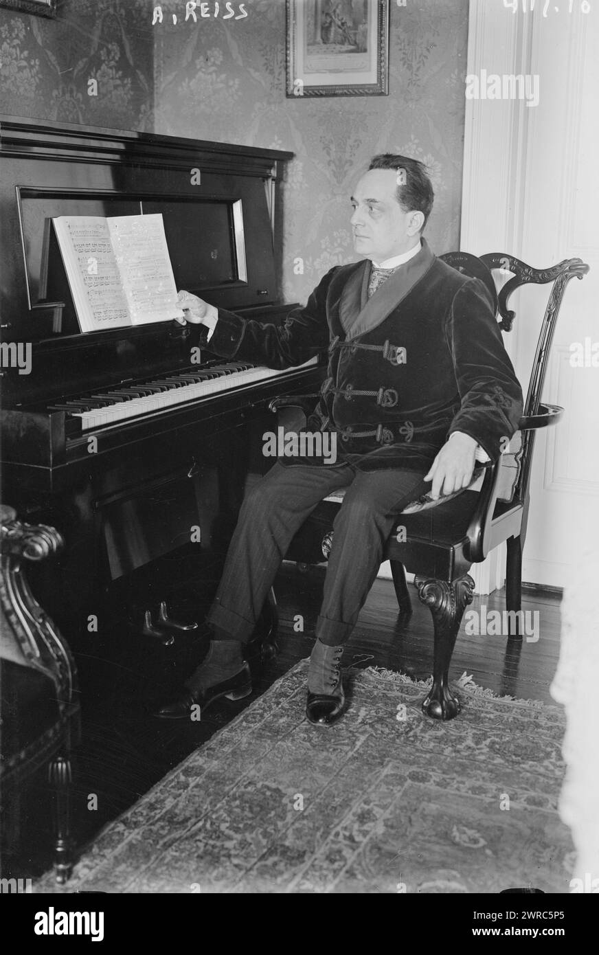 A. Reiss, Photograph shows German tenor opera singer Albert Reiss (1870 ...