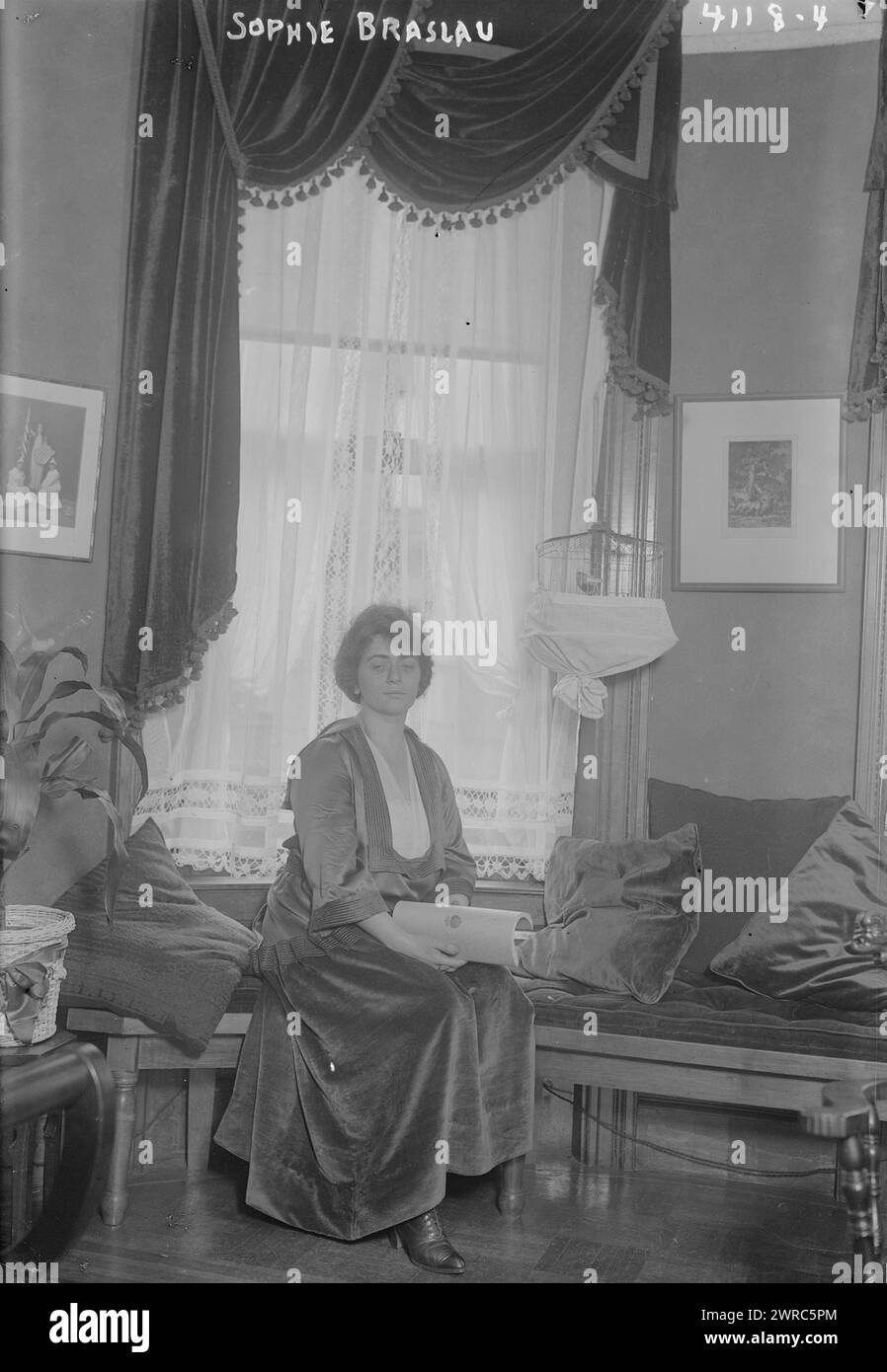 Sophie Braslau, Photo shows opera singer Sophie Braslau (1888-1935), a ...