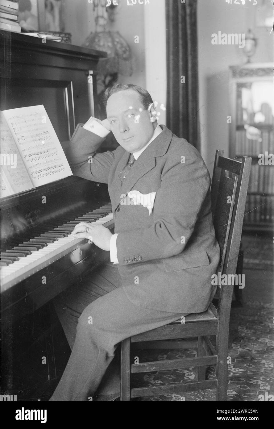 Italian baritone opera singer seated hi-res stock photography and ...