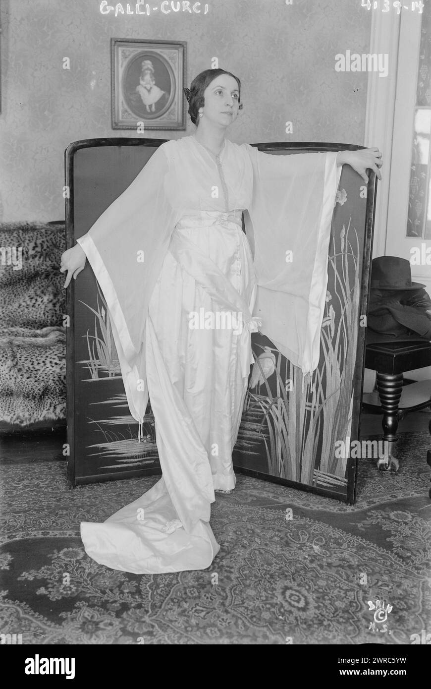 Galli-Curci, Photograph shows Italian coloratura soprano opera singer ...