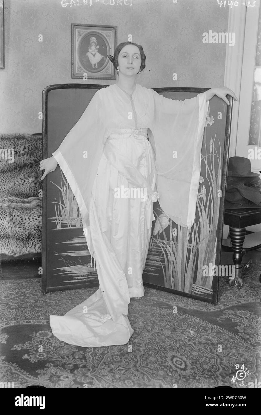 Galli-Curci, Photograph shows Italian coloratura soprano opera singer ...