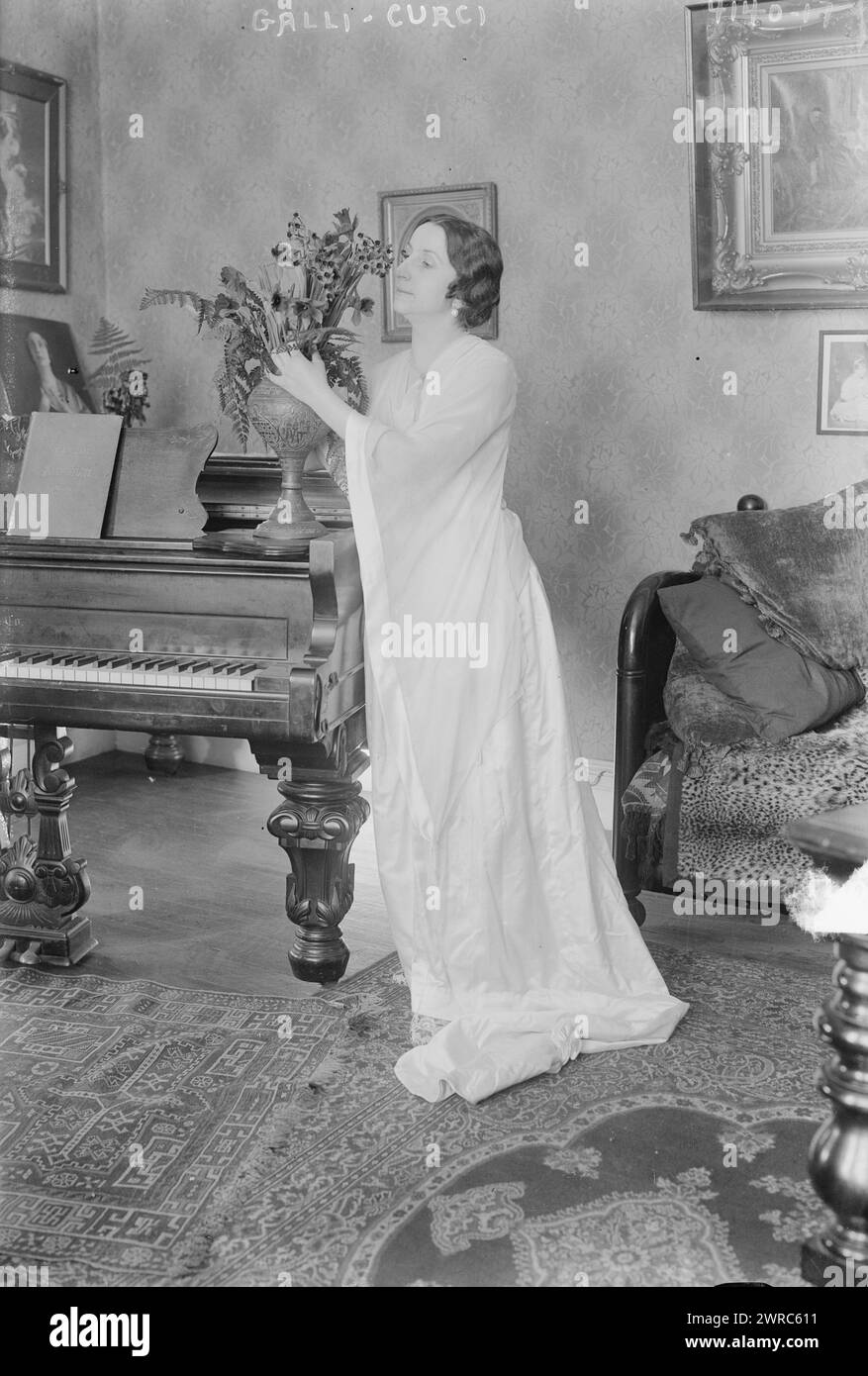 Galli-Curci, Photograph shows Italian coloratura soprano opera singer ...
