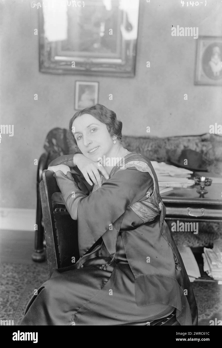 Galli-Curci, Photograph shows Italian coloratura soprano opera singer ...