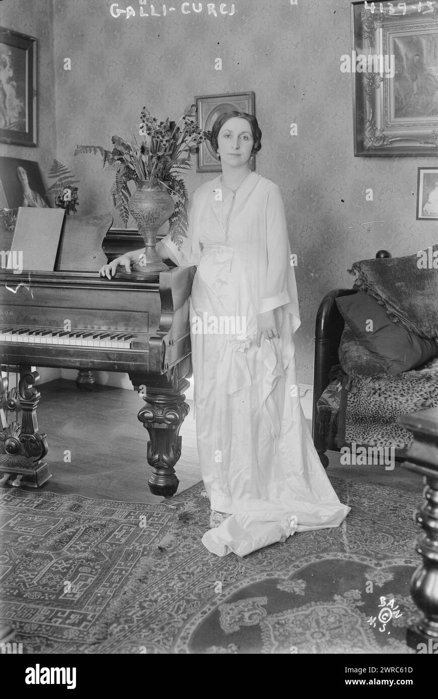 Galli-Curci, Photograph shows Italian coloratura soprano opera singer ...