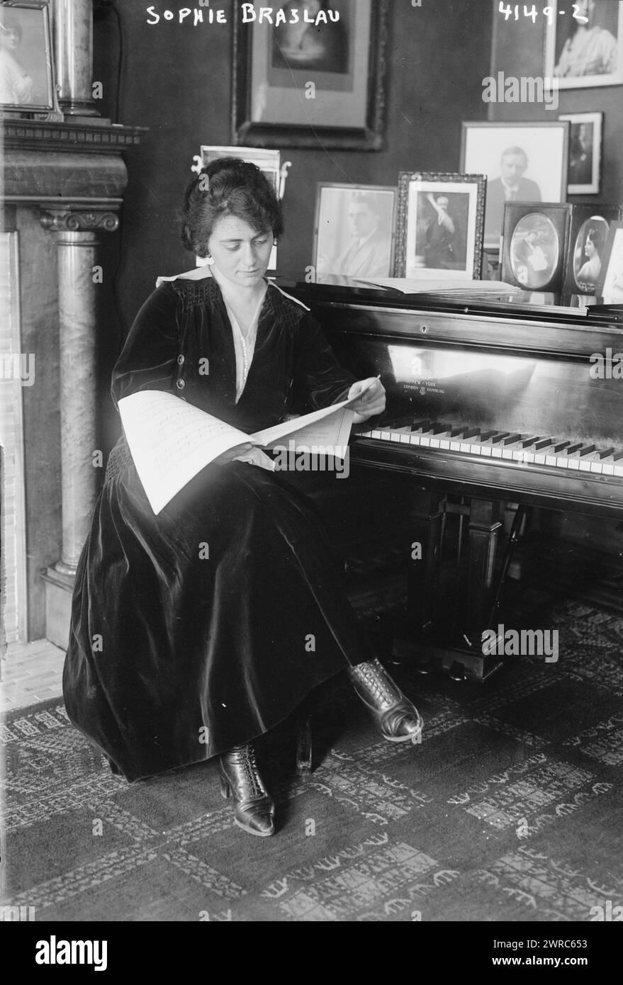 New york 1920 piano hi-res stock photography and images - Alamy