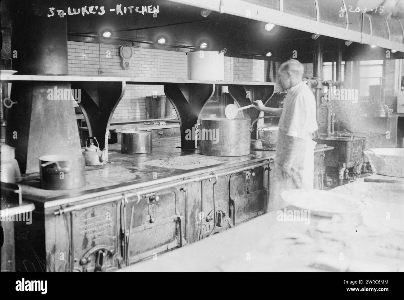 1920 kitchen not 1920s hi-res stock photography and images - Alamy
