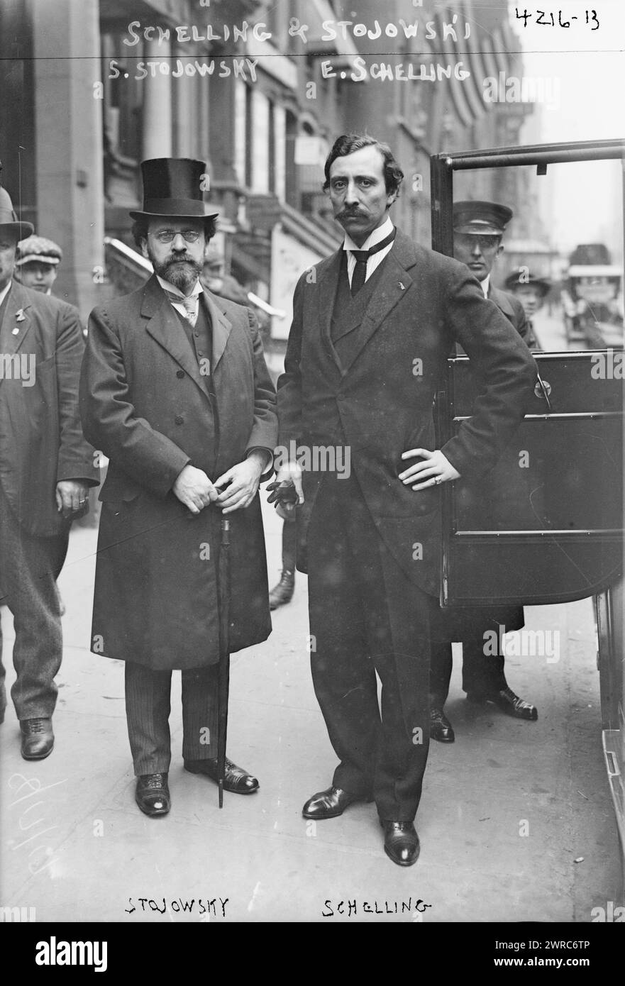 18 funeral director Black and White Stock Photos & Images - Alamy