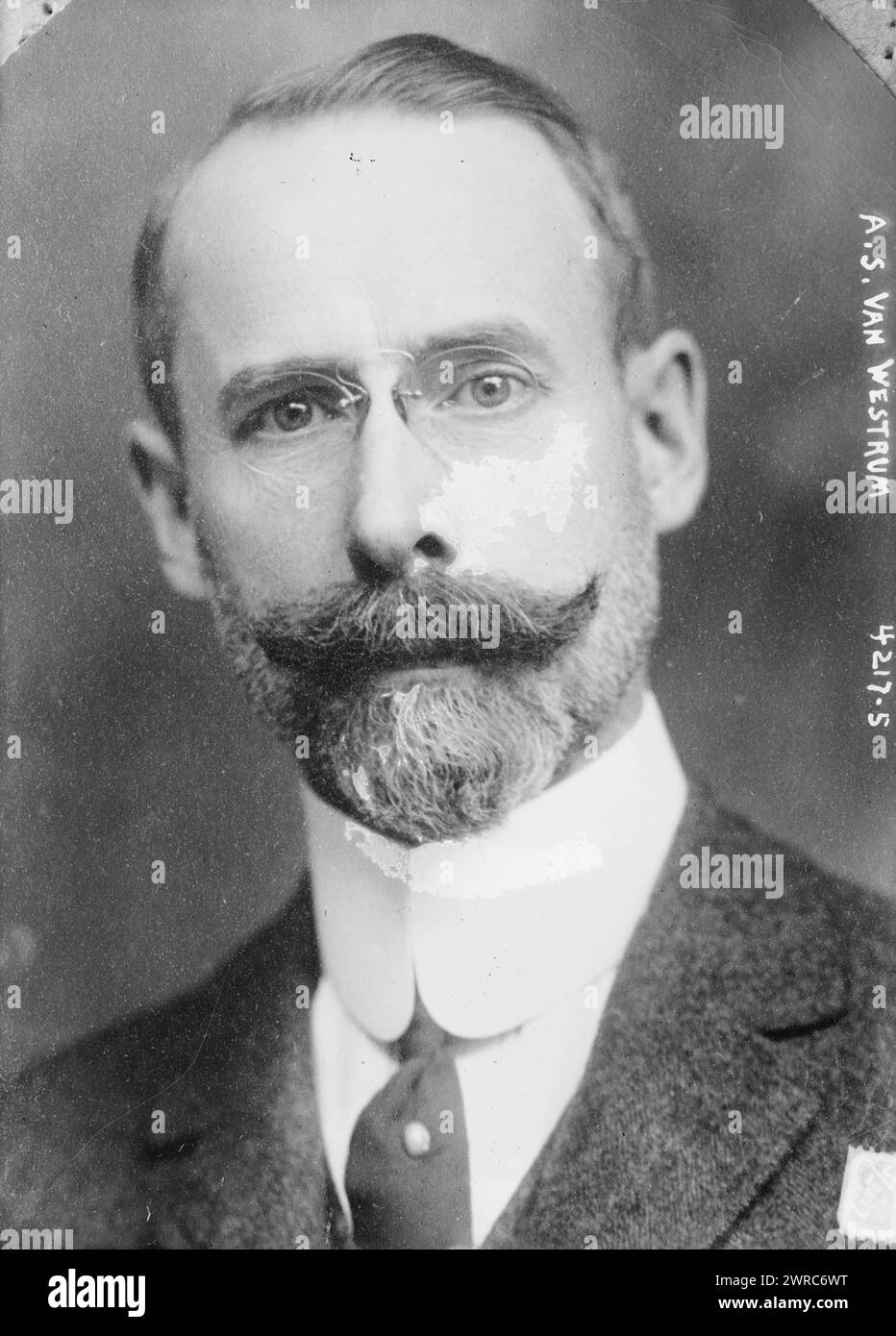 Dutch american literary critic hi-res stock photography and images - Alamy