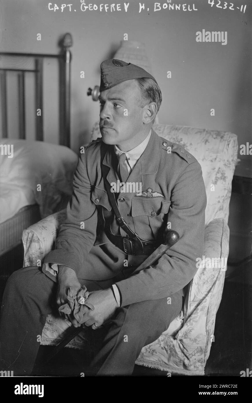 Captain geoffrey harper bonnell hi-res stock photography and images - Alamy