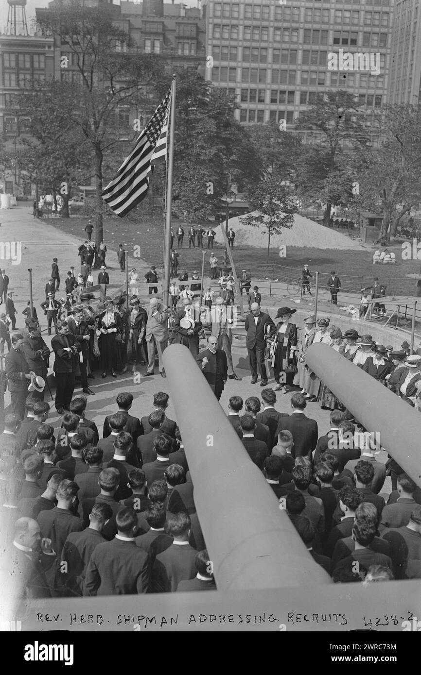 Military chaplain herbert shipman hi-res stock photography and images ...