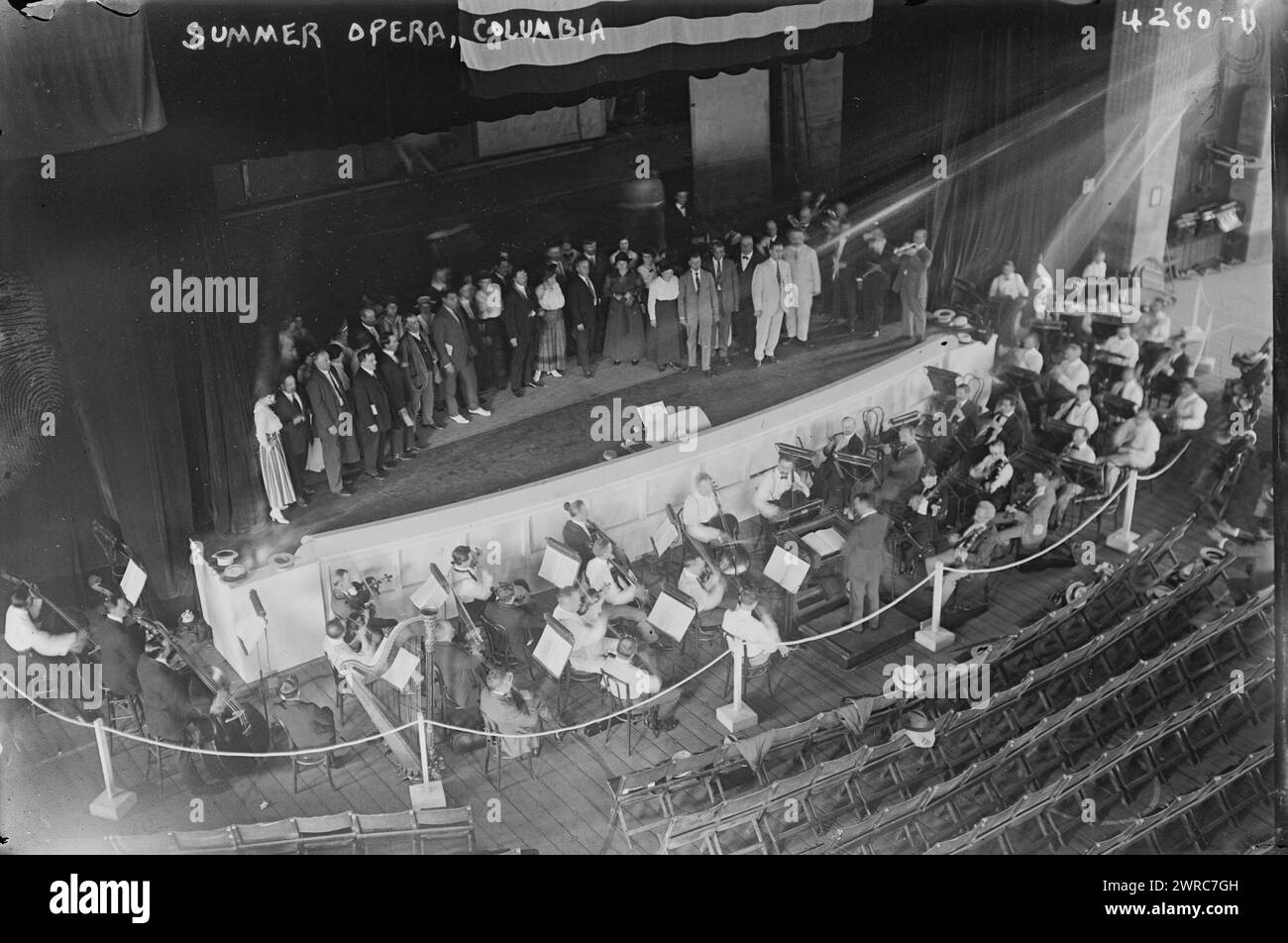 Pit orchestra new york hi-res stock photography and images - Alamy