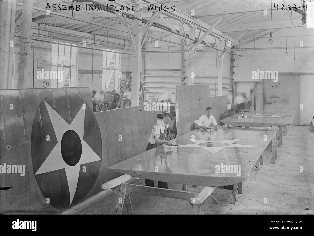 Assembling plane wings hi-res stock photography and images - Alamy