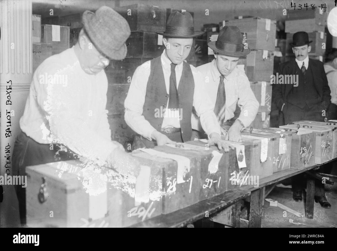 Opening ballot boxes, between ca. 1915 and ca. 1920, Glass negatives, 1 ...